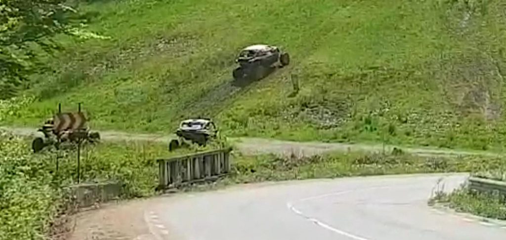 Patru ATV-iști au fost amendați de jandarmi pe Semenic | ARGUMENT Patru ATV-iști au fost amendați de jandarmi pe Semenic | ARGUMENT